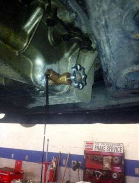 20 Mechanics Share the Funniest Car Fails and Repair Mishaps They’ve ...