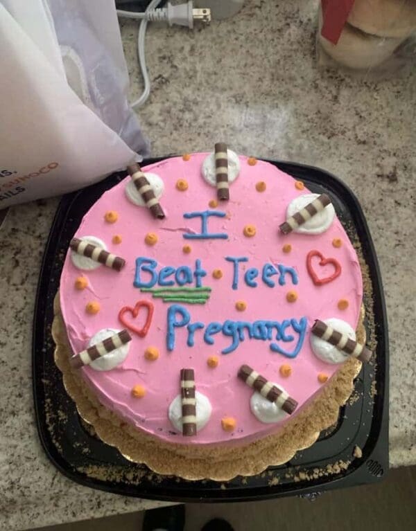 Funny Cakes: 50 Of The Best and Worst Cake Attempts