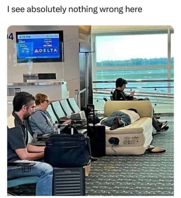 Airport Memes: 40 Chaotic Airport Pics