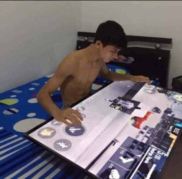 39 of the Weirdest Computer Setups People Apparently Use
