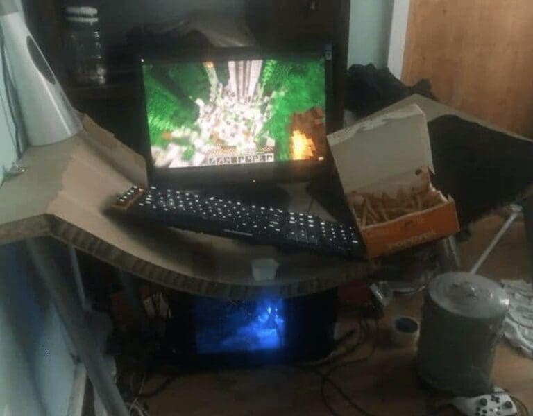 39 of the Weirdest Computer Setups People Apparently Use