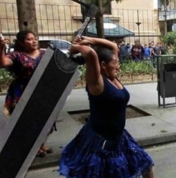 49 Funny Insane Poses People Thought Were Perfectly Normal