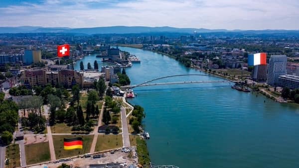 38 Coolest Borders From Around The World You Didn’t Know Existed
