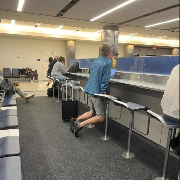 Caught Standing Weird: 40 Hilarious Public Moments Of People Standing ...