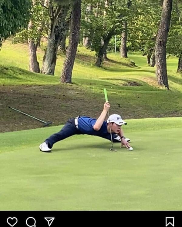 Caught Standing Weird: 40 Hilarious Public Moments Of People Standing ...