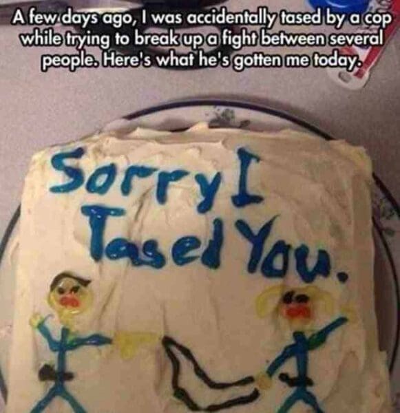 Cake Fails: 50 Bad Cakes and Funny Cakes For a Treat