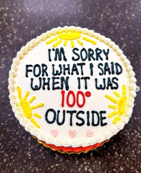 Cake Fails: 50 Bad Cakes and Funny Cakes For a Treat