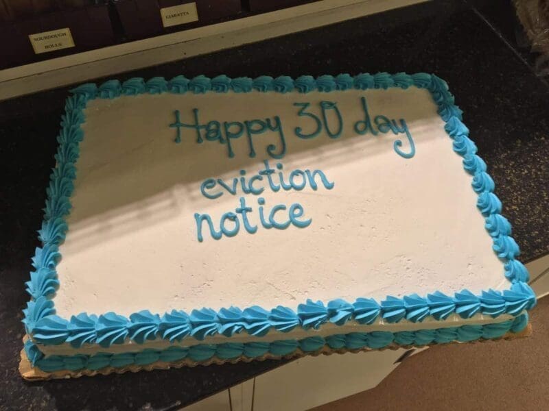 Cake Fails: 50 Bad Cakes and Funny Cakes For a Treat