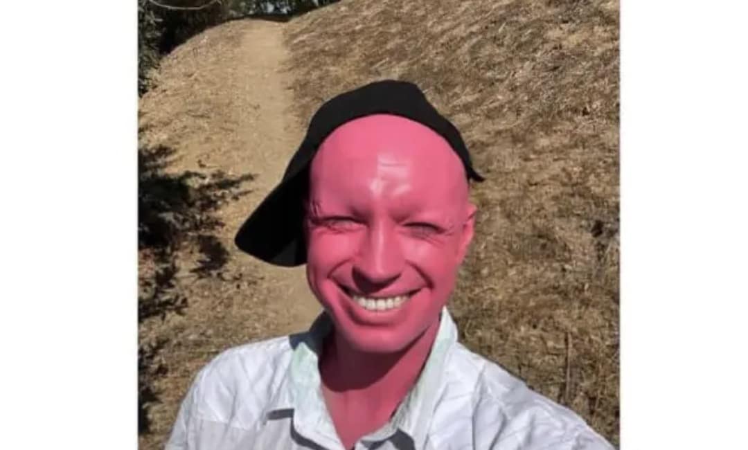 Cursed AI Photos: 24 Bizarre and Comically Unsettling AI Creations