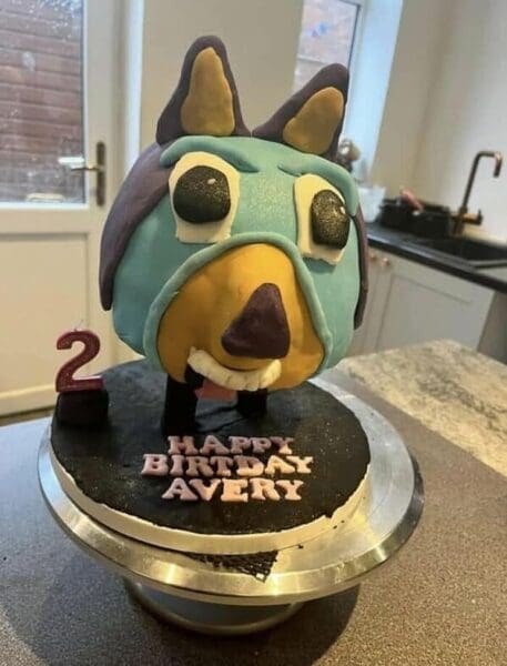 40 Cake Fails That Are Deliciously Hilarious (If Not Beautiful)