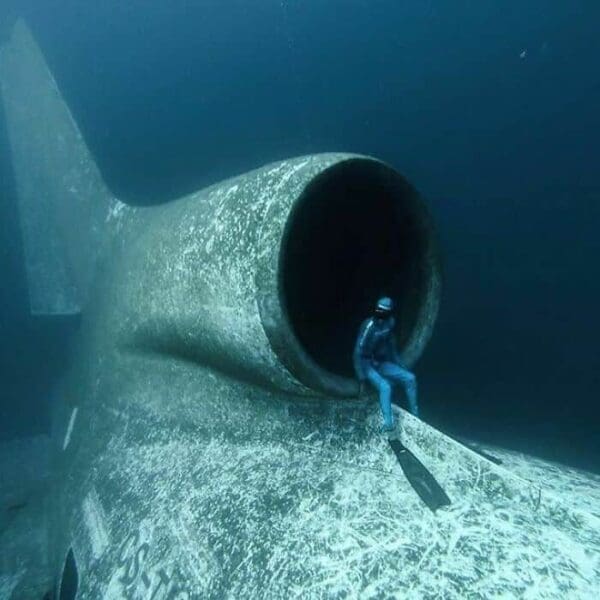 45 Spooky Creepy Ocean Photos for Your Thalassophobia Starter Pack
