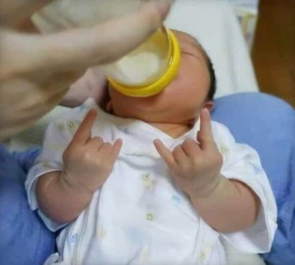 45 Weird Photos With No Context For Confused Giggles