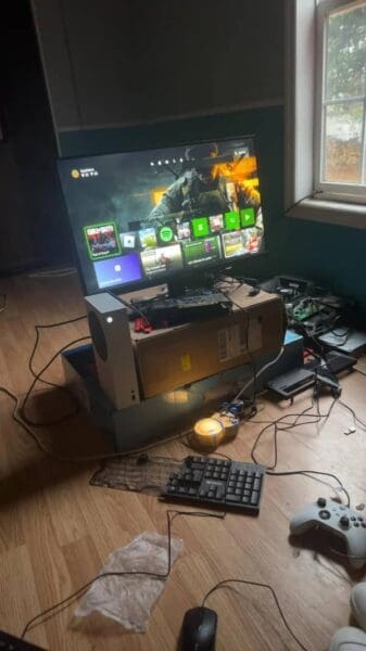 25 Worst Gaming Setups With Maximum Hustle and Zero Budget